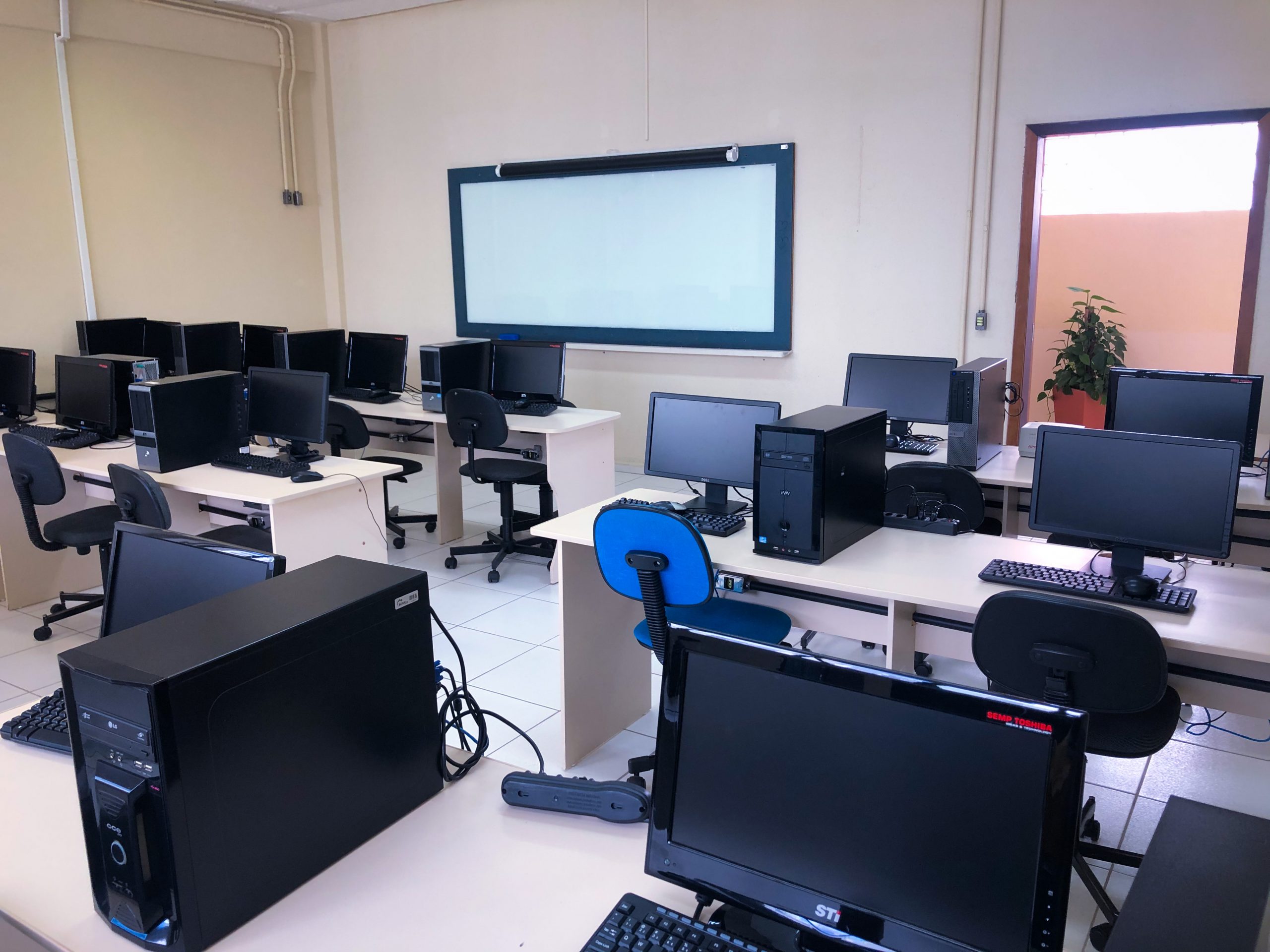 Laboratório de Informática – Santa Cruz